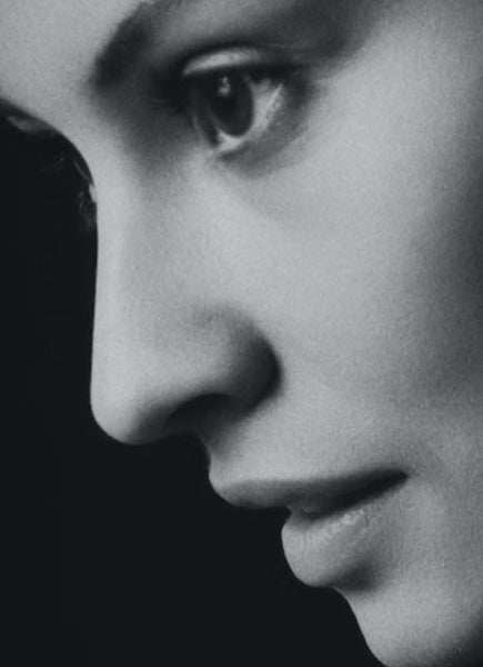 Golden Glow: Unleashing Radiance with a DIY Face Mask – The Mandāra